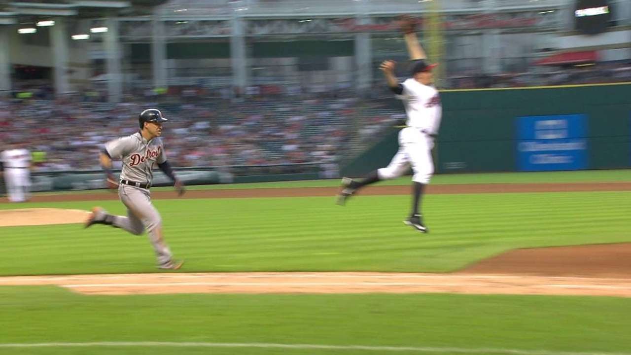 DET@CLE: Umpires rule Iglesias safe at first base - YouTube