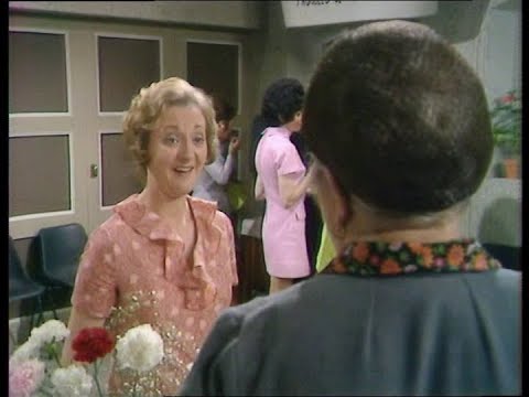 First Appearance of Mavis Riley in Coronation Street (11 August 1971 ...