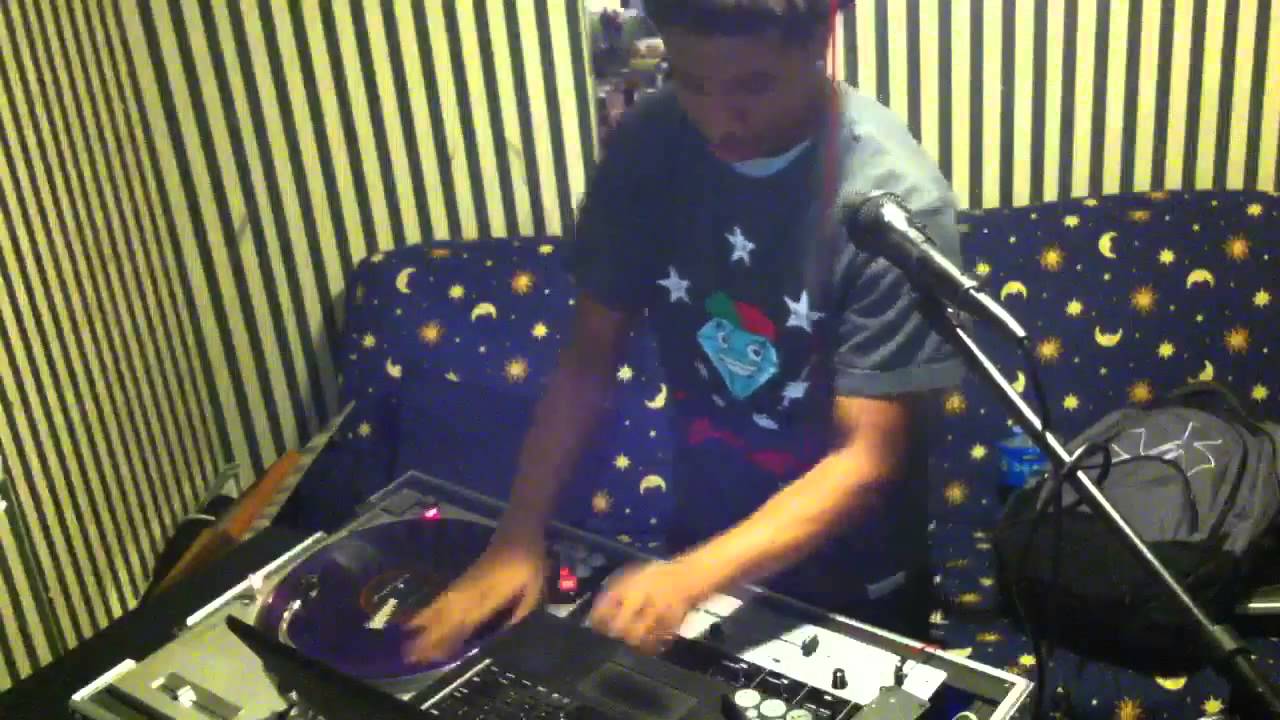 LMFAO! DJ Wavy Gets OWNED By Mom for Blasting Music Too Loud - YouTube