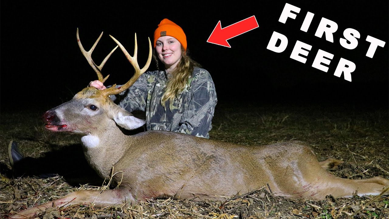 My GIRLFRIEND GOES HUNTING For The FIRST TIME ( * BIG BUCK * ) - YouTube