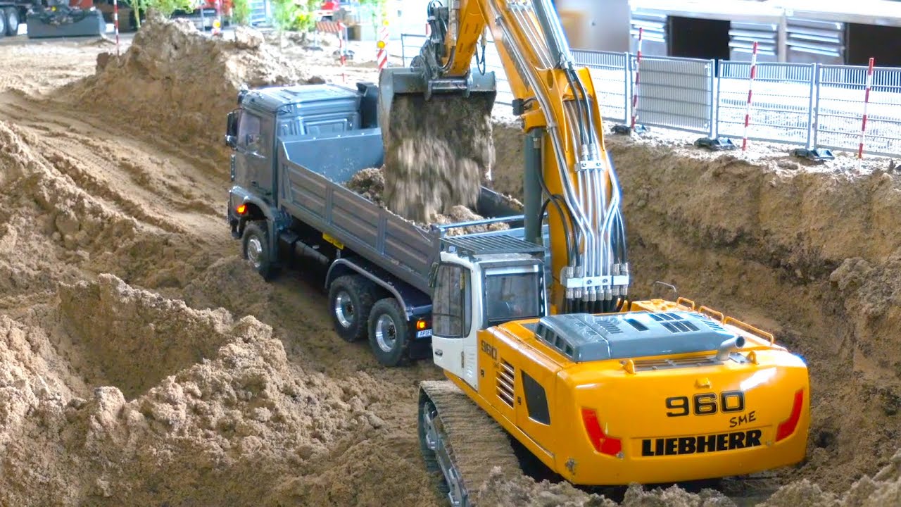 SUPER LONG RC TRUCK MEETING, SPECAIL RC TRUCK MOMENTS IN ONE VIDEO ...