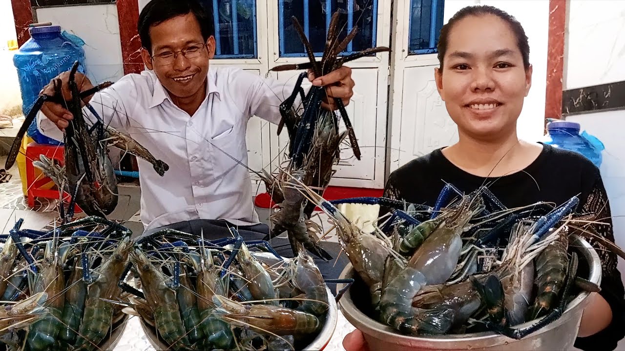 COOK NUMBER ONE NATURE PRAWNS IN FRESH WATER SENT FROM ISLAND 4K VIDEO ...