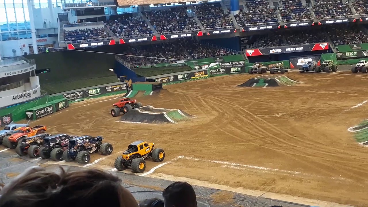 Monster jam Miami,FL show 2 skills (BroCamino) - YouTube