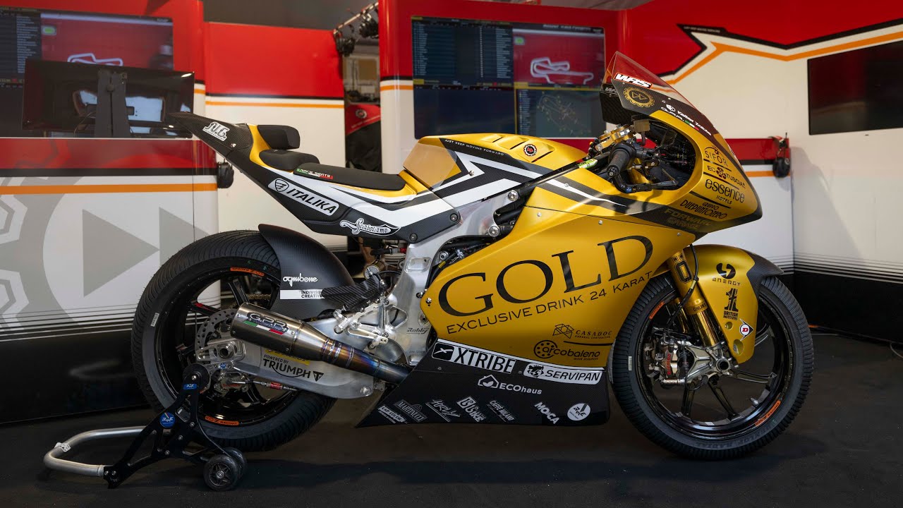 Forward Gold Livery 2023 - YouTube