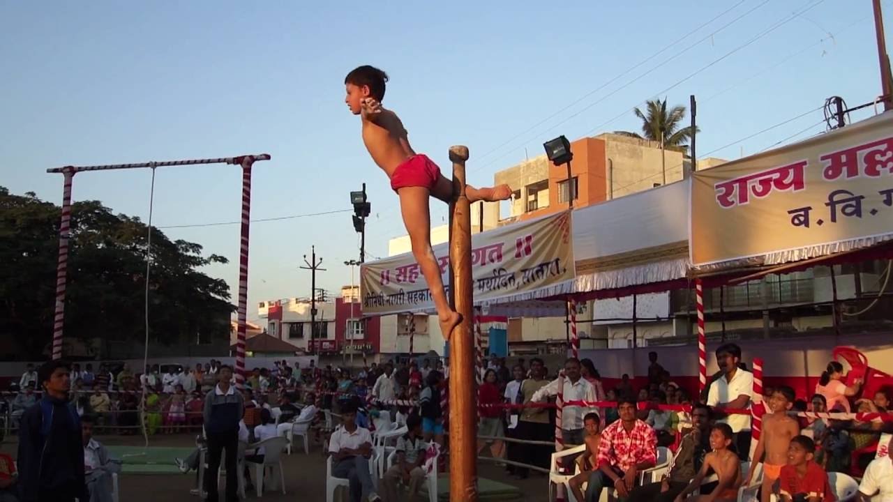 Incredible "Indian Pole Gymnastics" : Mallakhamb Kids 1 マラカーンブ मलखंब ...