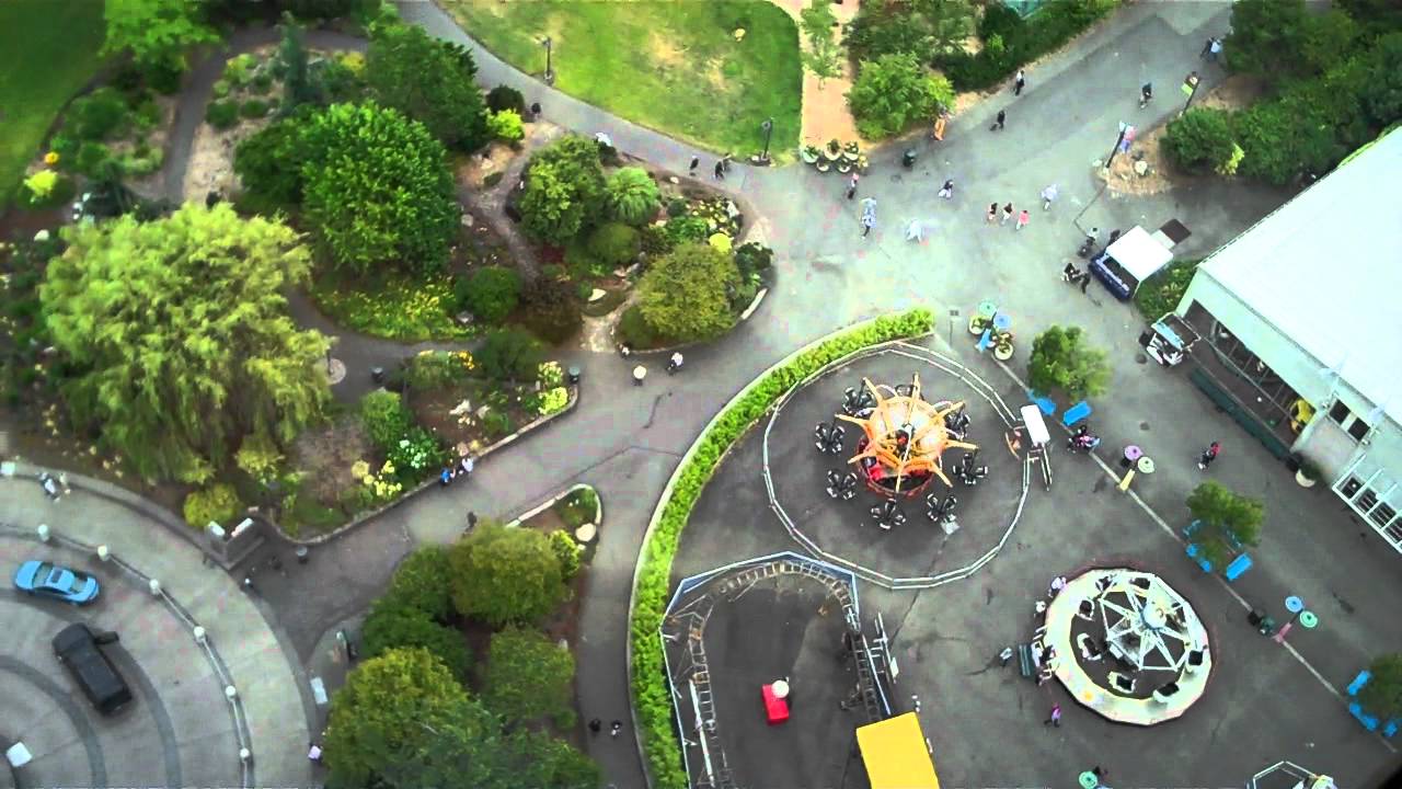 Elevator ride up the Space Needle - YouTube