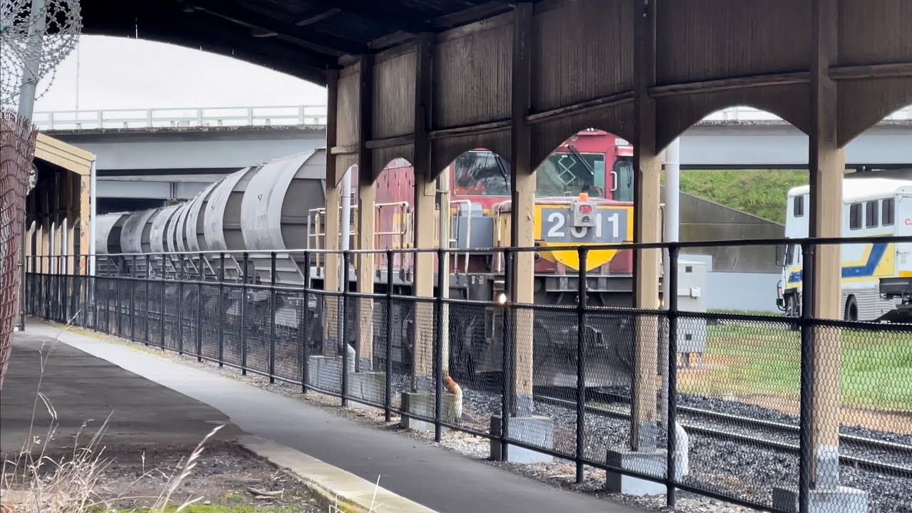 TasRail 2011 TR08 Cement train leaving Devonport Yard - YouTube