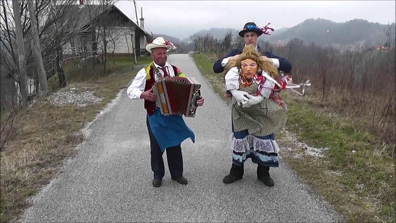 Baba nosi deda in muzikant - YouTube