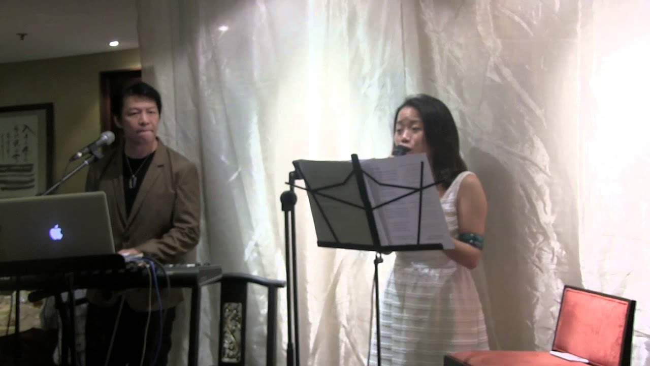 2pc wedding live band Singapore 我只在乎你 - YouTube