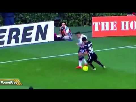 Fantastic dribbling of Marco Fabian at Chivas vs Toluca match (22-3-15)