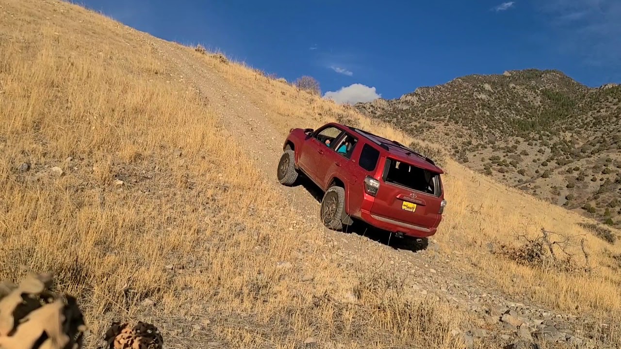 4Runner Climbs SUPER Steep Razor Trail - YouTube