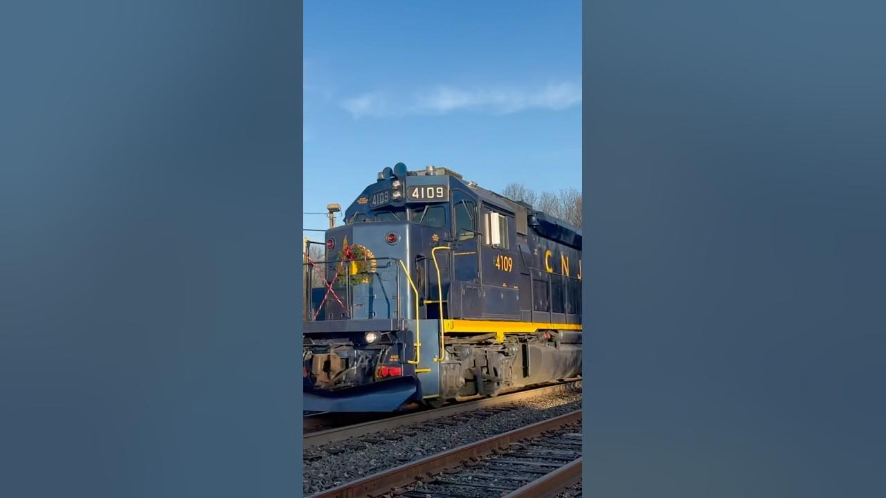 NJT Santa train 2022 with NJT 4109 CNJ leading and NJT 4101 NJDOT at Lincoln park NJ 12/10/2022 ...