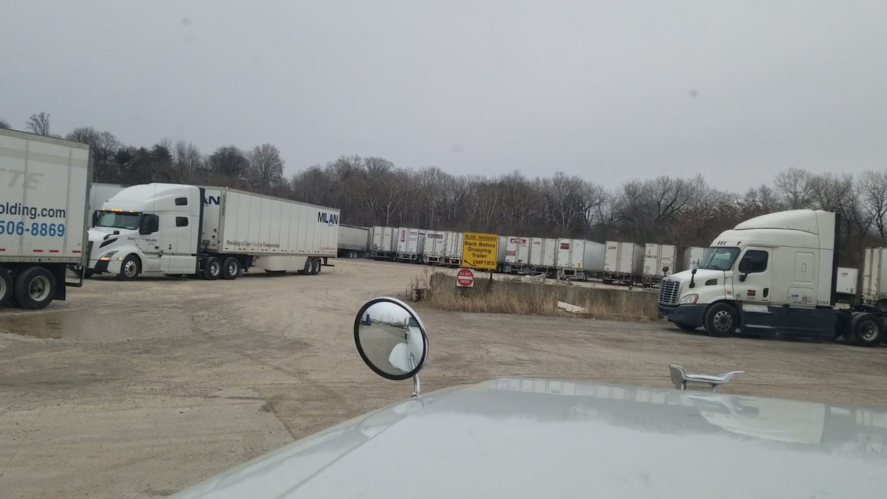 Drop and Hook Trucking Is the Best! - YouTube