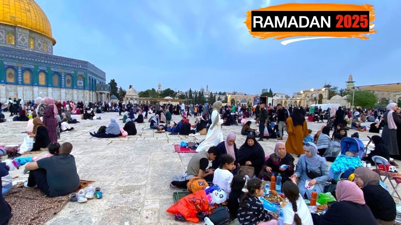 Live... Adhan and Maghrib prayer for the 16 day of Ramadan from of the ...