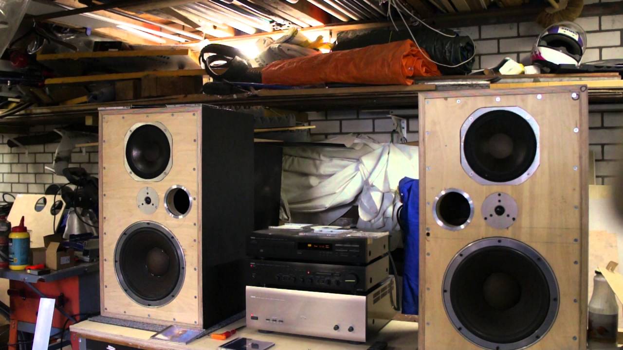 Beyma Bas Reflex Home built - YouTube