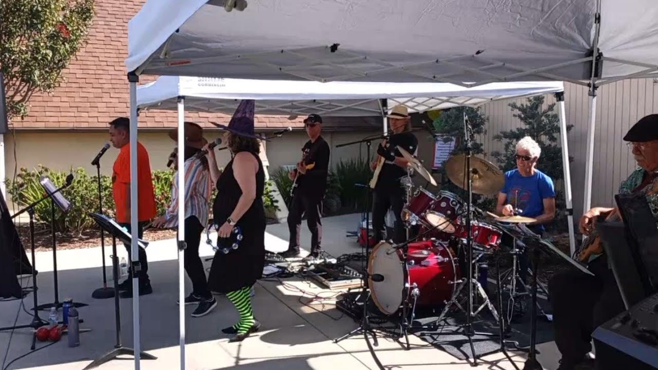 Vinyl Rock Band at the Expo 2021 - YouTube