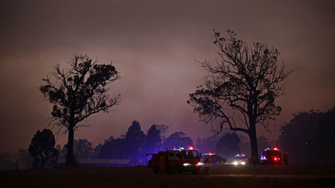 Bushfire South of Perth issued with an emergency warning - YouTube