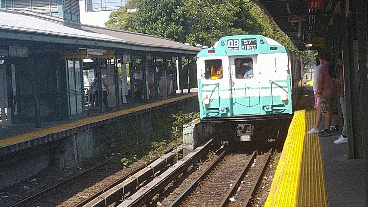 MTA NYCT subway: R46 R68 (Q) lcl trains with ACF R1-9`s , R10 , R16 ...