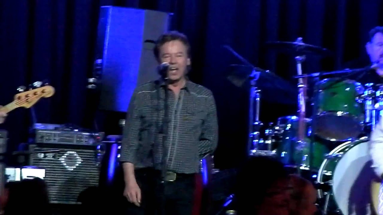 David Paton of Pilot sings January LIVE @ the Jam House - Charity ...