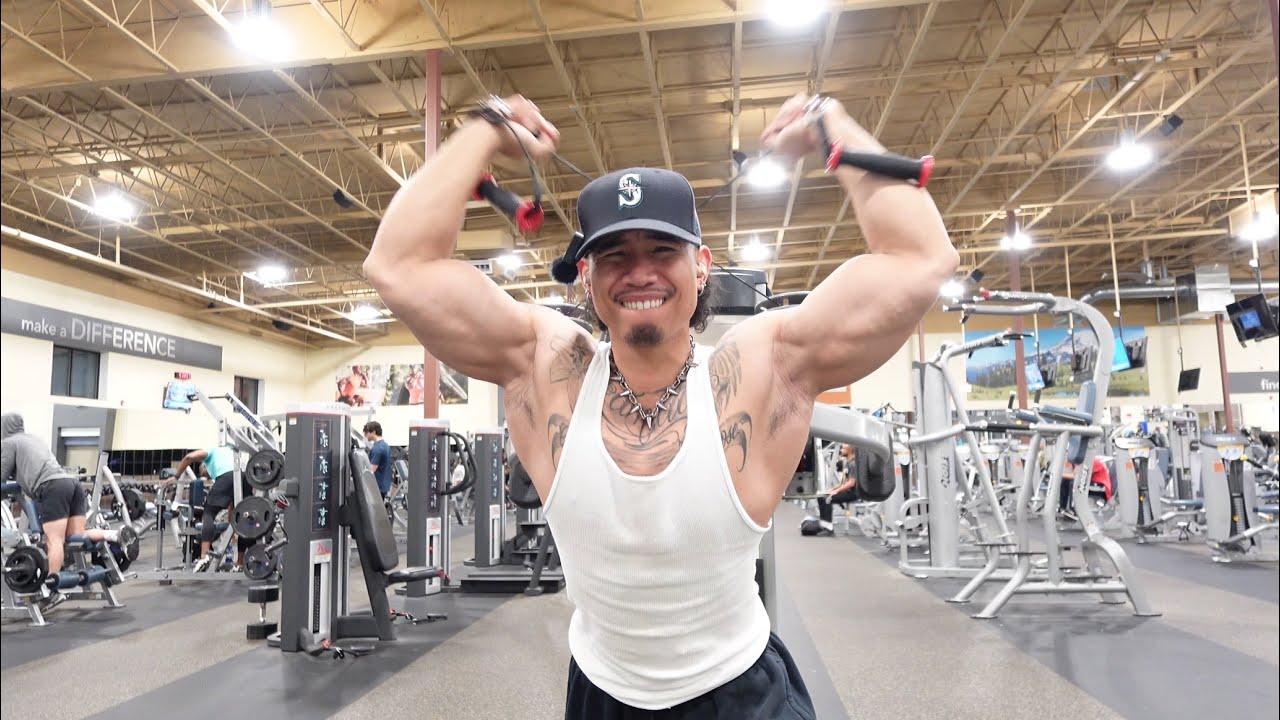 Cut Day 17 - Chest and Triceps - Natural Bodybuilding - YouTube