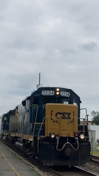 CSX 2234 leading CSX L377 in Nappanee Indiana - YouTube