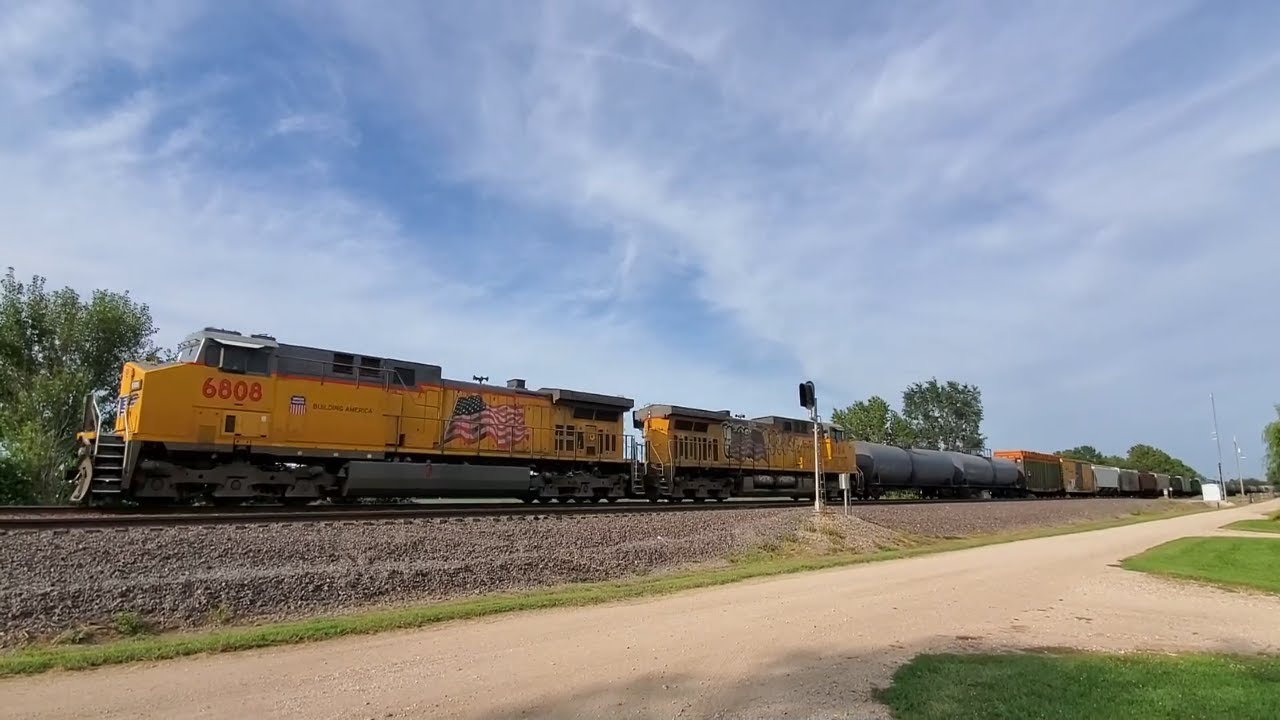 Westbound UP 6808 & UP 6164, Mixed Freight Train, UP "Topeka Sub ...