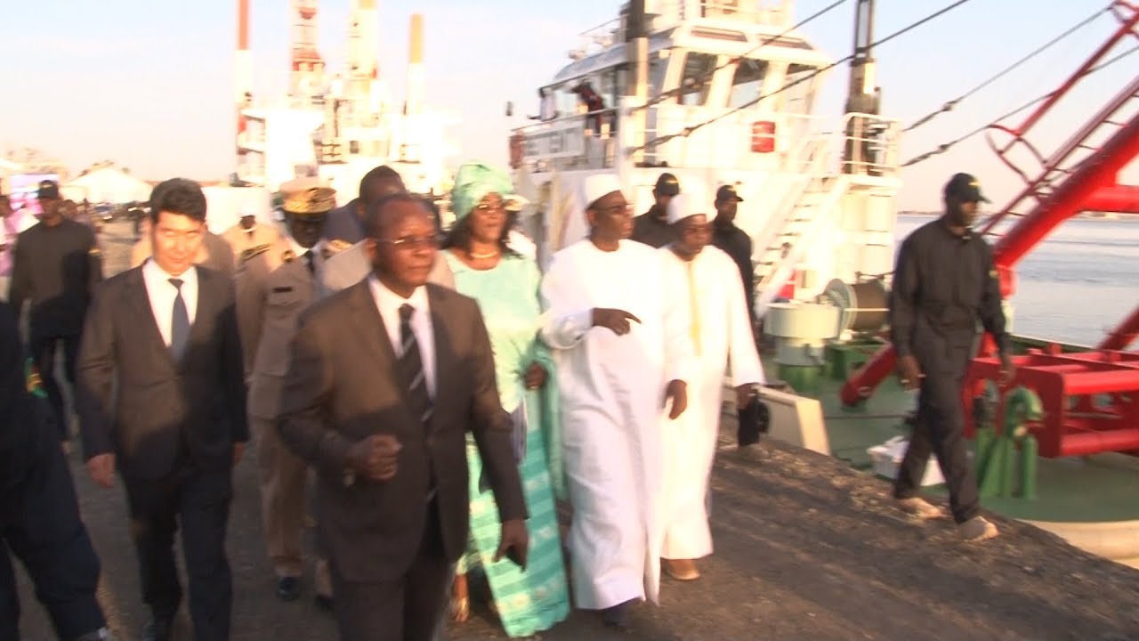 Cérémonie de lancement officiel des travaux de dragage du port de ...
