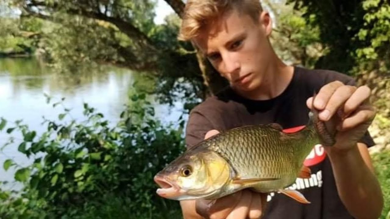 Pecanje KLENA tehnikom "PEC".Ribolov sa vrbe na skakavce - YouTube