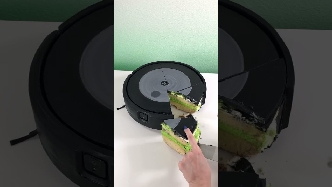 No better way to post our first Short than with a hyper-realistic cake ...