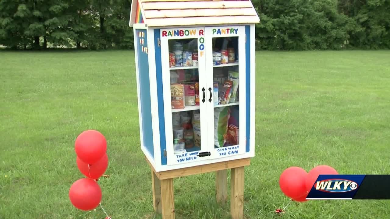 Luhr Elementary opens outdoor food pantry - YouTube
