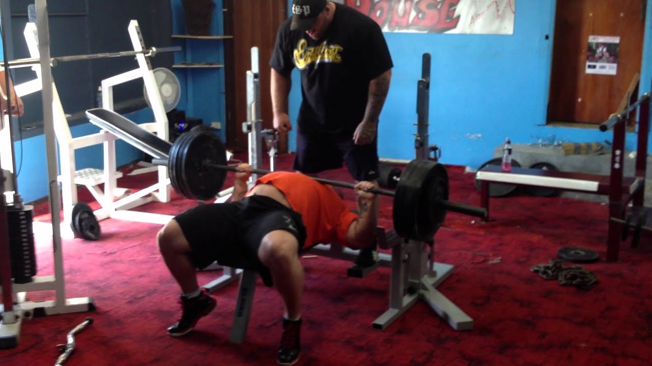 Wayne Howlett - 200kg x 6 reps Bench Press RAW.mov - YouTube
