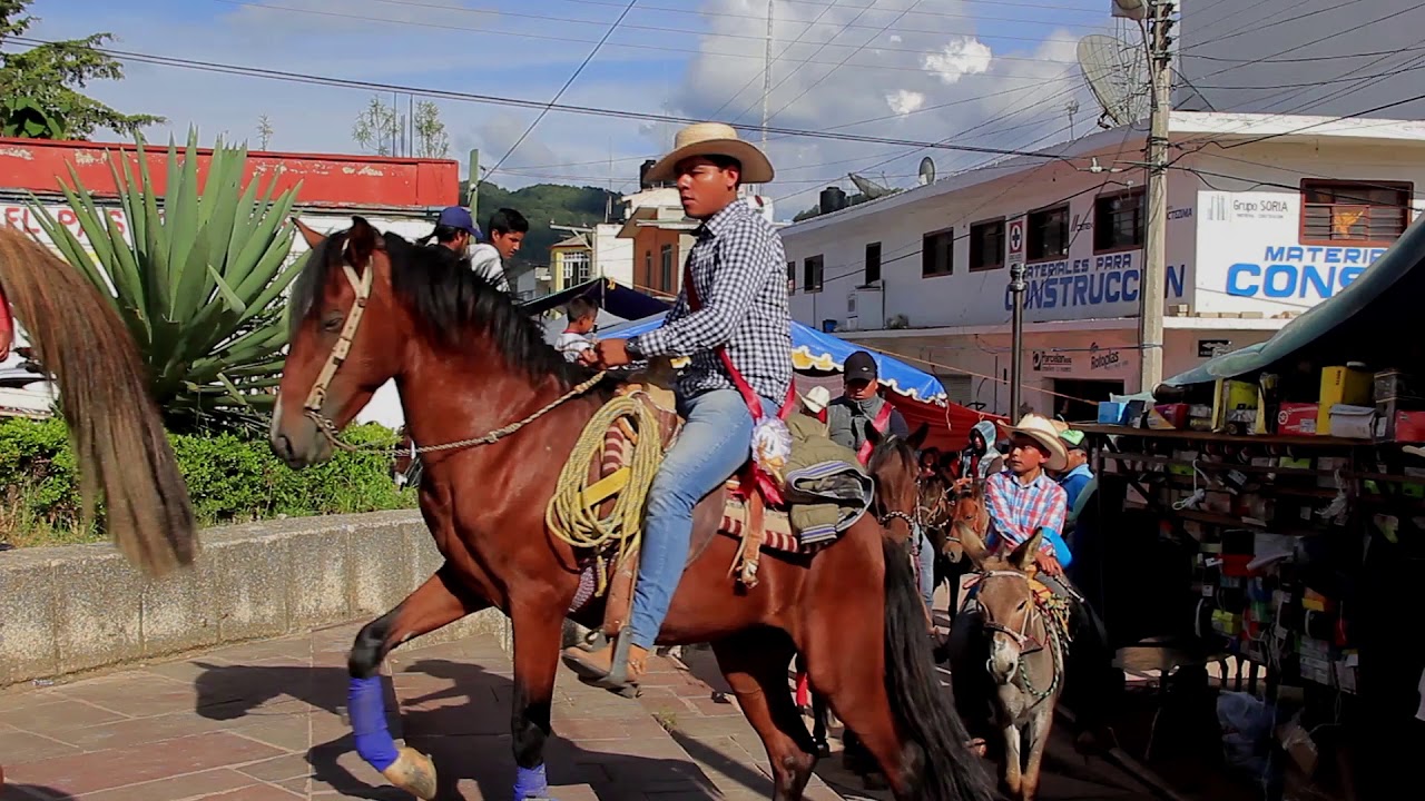 RECORRIDO DE CABALLERANGOS EN CHALCATONGO DE HGO. OAX. 2019 - YouTube