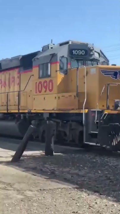 Union Pacific #6437 Leading MRVWC with an GP60 trailing. - YouTube