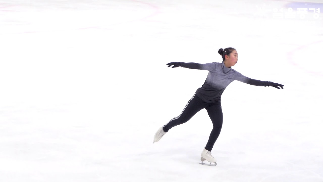 MISO LEE 이미소,신목고1 @ 2019년 피겨 종합선수권 공식연습 1일차 여자주니어 SP #31 - YouTube