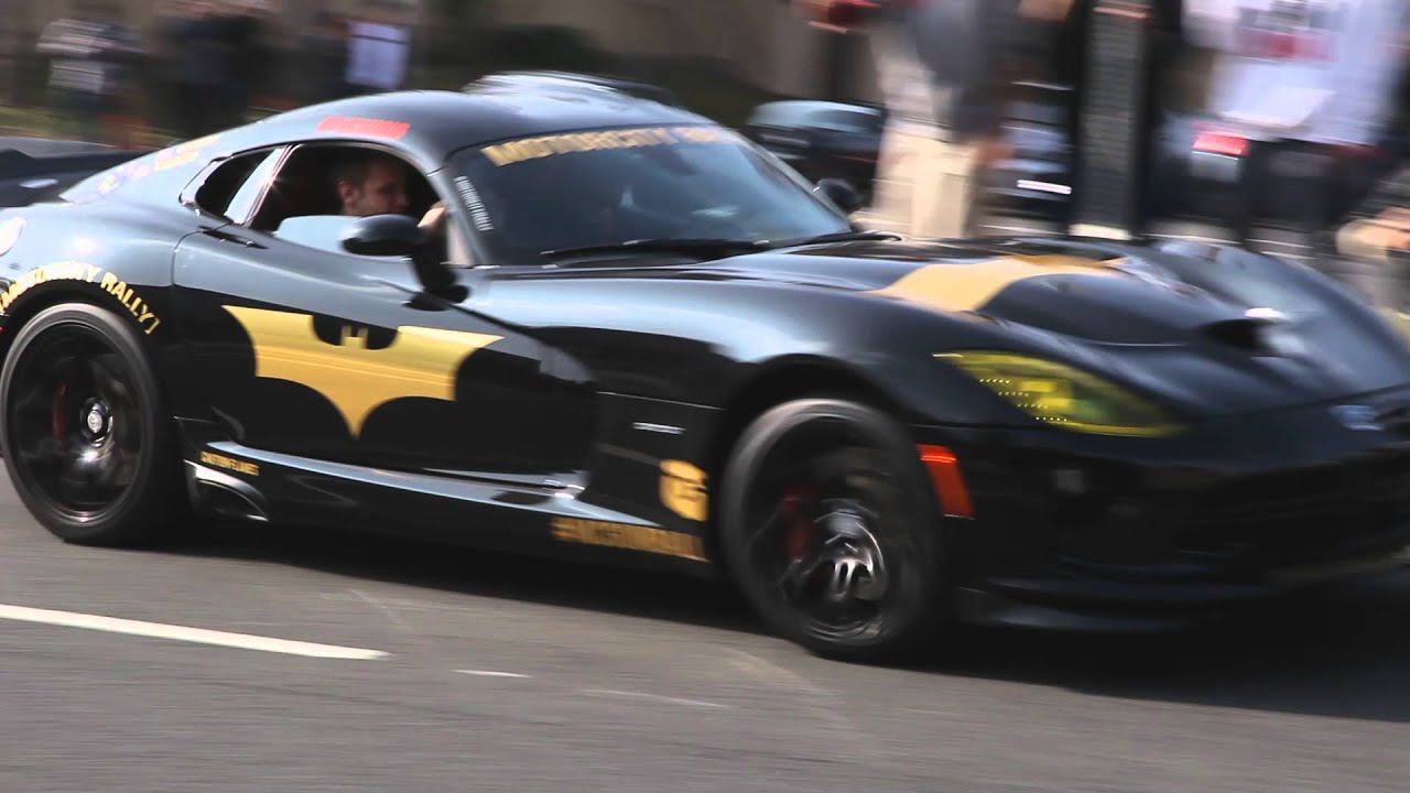 Dodge Viper Bouncing off the Rev Limiter - YouTube