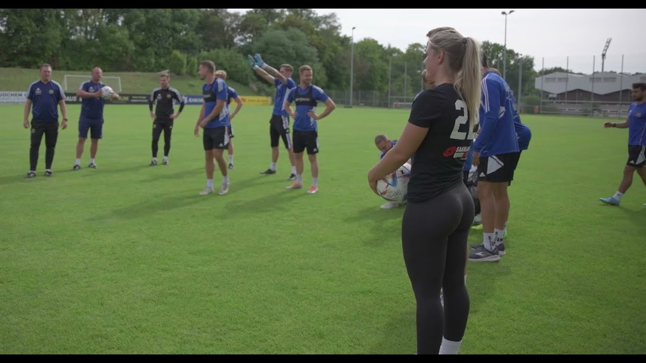 Quarterback Mona Stevens im Rollentausch beim 1. FC Saarbrücken ...