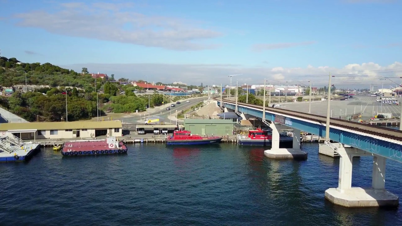 Fremantle Rail Bridge - YouTube