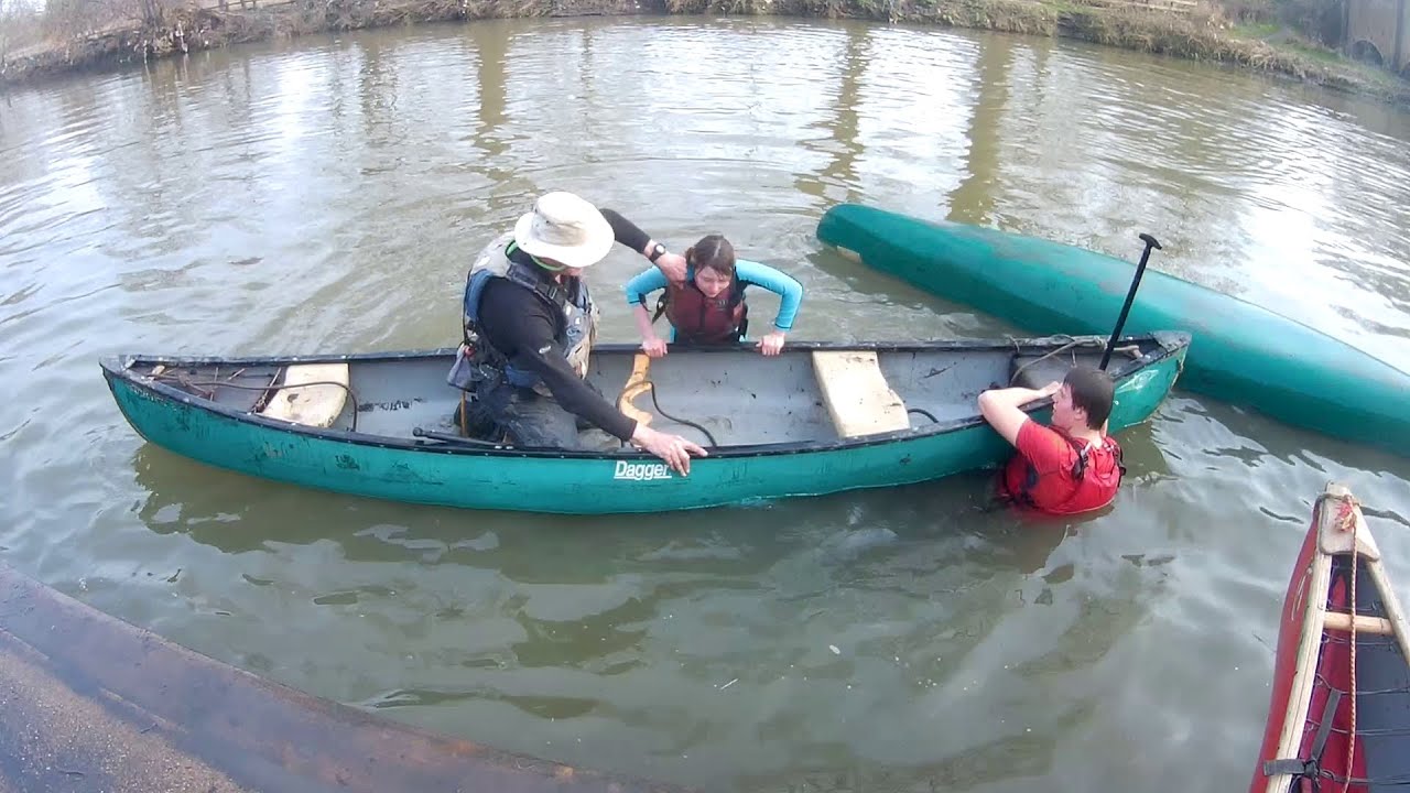 LRSFC Gold DofE 2016 Canoe Training Days - Day 2 capsize rescue - YouTube