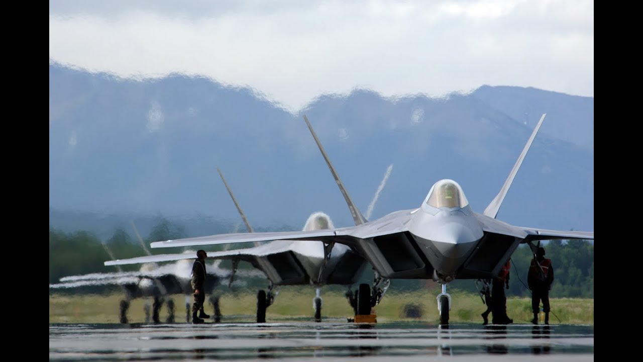 US Military New Weapons 2015 - F 22 Raptor Attack - YouTube