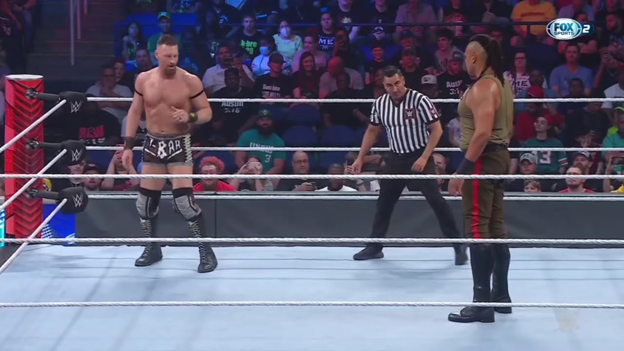 Commander Azeez Vs T-BAR - WWE Main Event 05/05/2022 (En Español) - YouTube