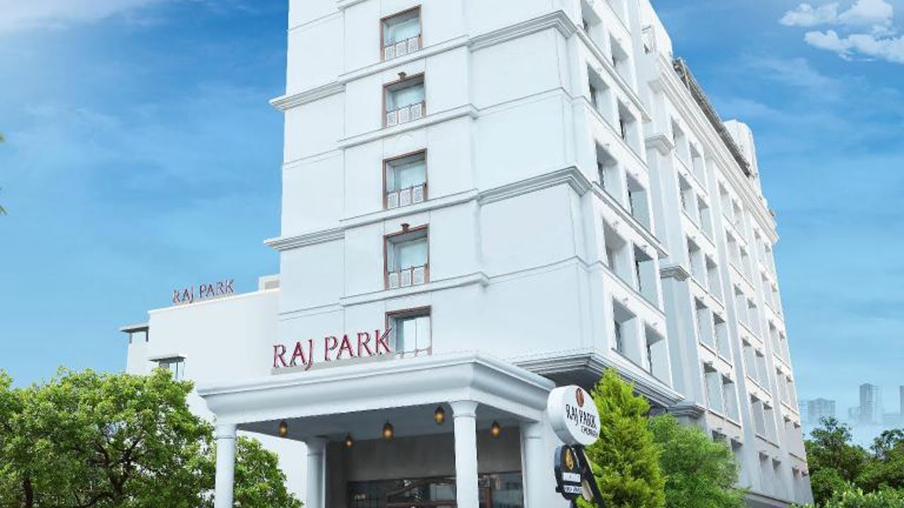 Review Raj Park Hotel - YouTube