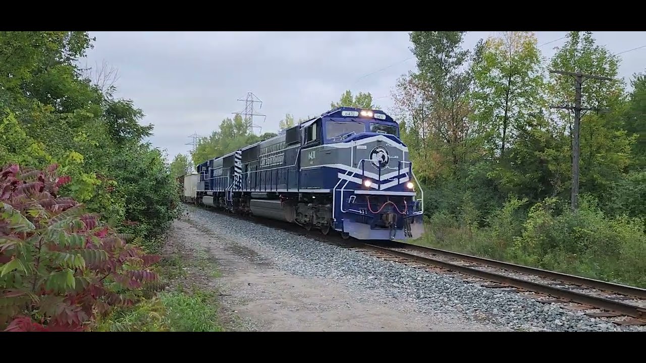 LSRC 6431 & LSRC 6432 Southbound Bridgeport - YouTube
