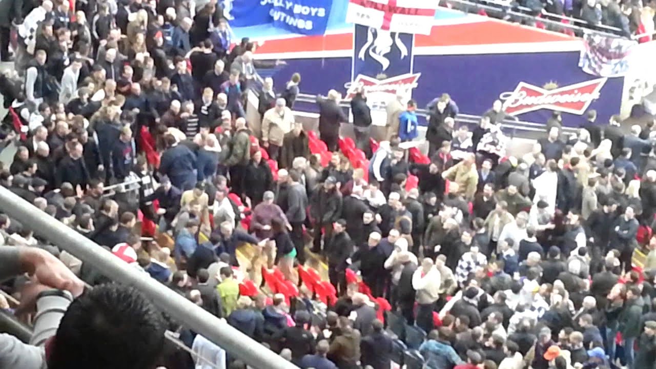 Millwall Wembley fight - YouTube