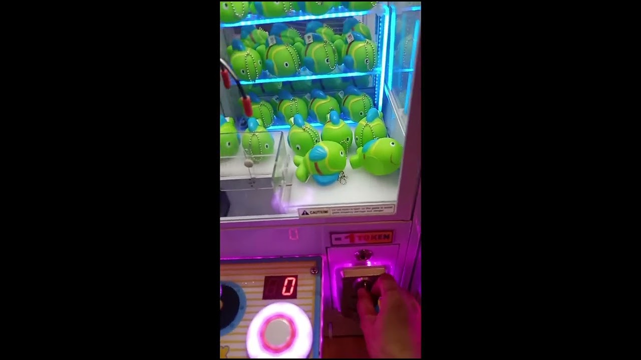 Simple Trick in Claw Machine ! 😎 - YouTube