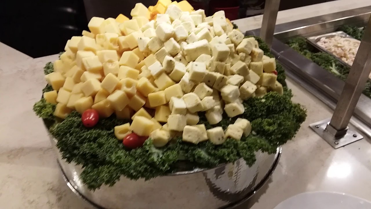 HARRAH'S BUFFET, food, food, food, NEW ORLEANS - YouTube