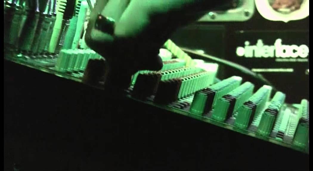 Full Dub - Alien Live - YouTube