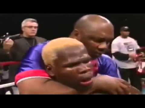 Man get knocked out after fight - YouTube