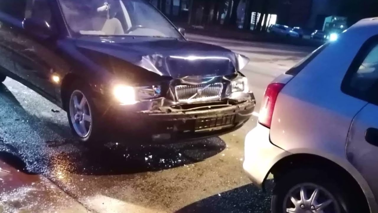 Volvo crash. Volvo v70 vs Honda Civic vs VW Touareg - YouTube