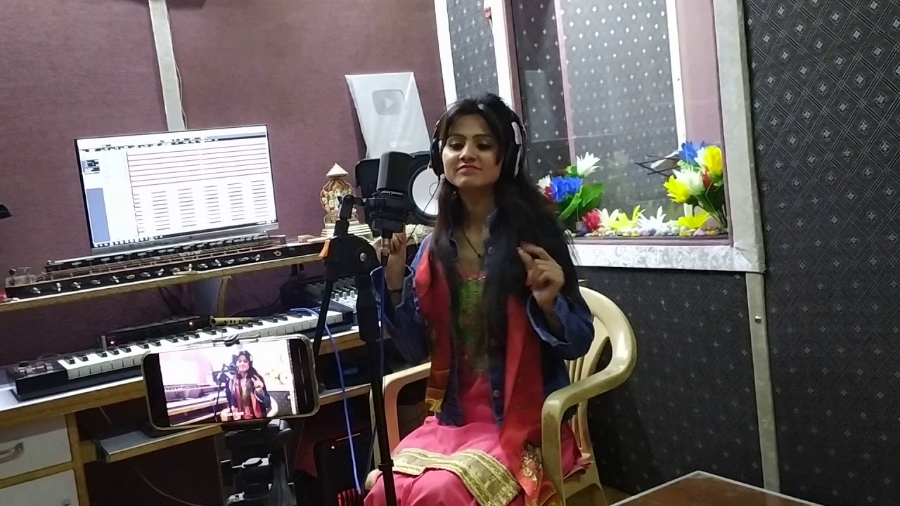 Meri Maa Ka Chola Lal Chunar Gote Daar Laiyo//Singer Rakhi Sharma ...