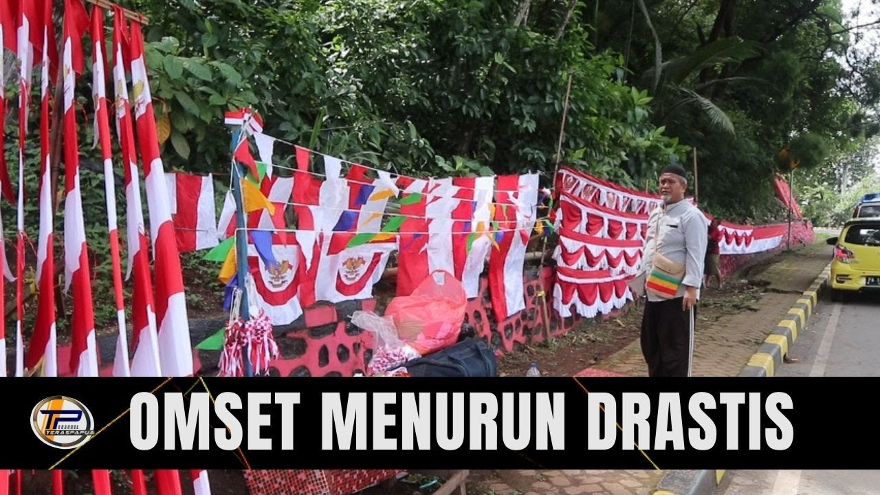 Sepi Pembeli | Omset Pejual Atribut 17-an di Jayapura Menurun - YouTube